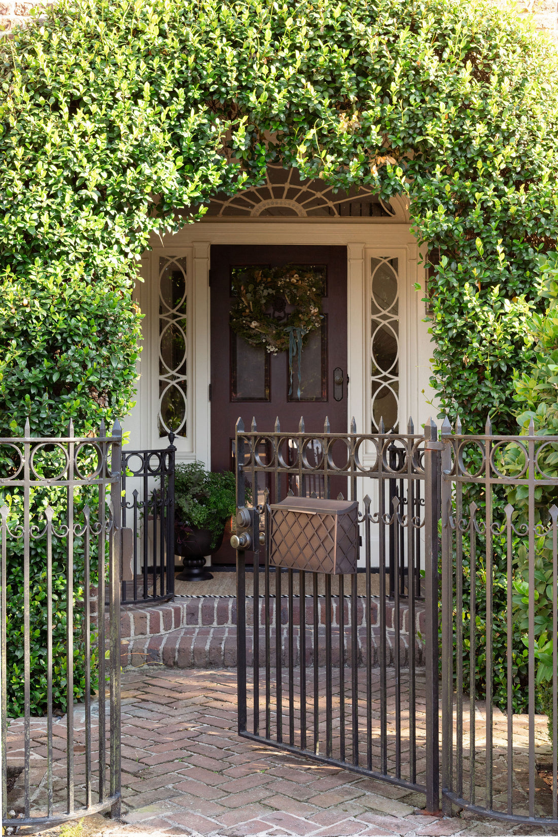 Wall-mount Mailbox in Bronze – Art of the Entry